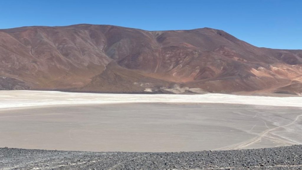 Chilena Codelco compra todas las acciones de la minera LPI y aumenta ...